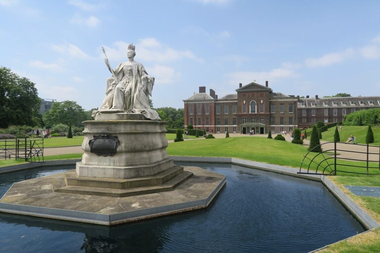 Explore the beautiful Royal Parks of London